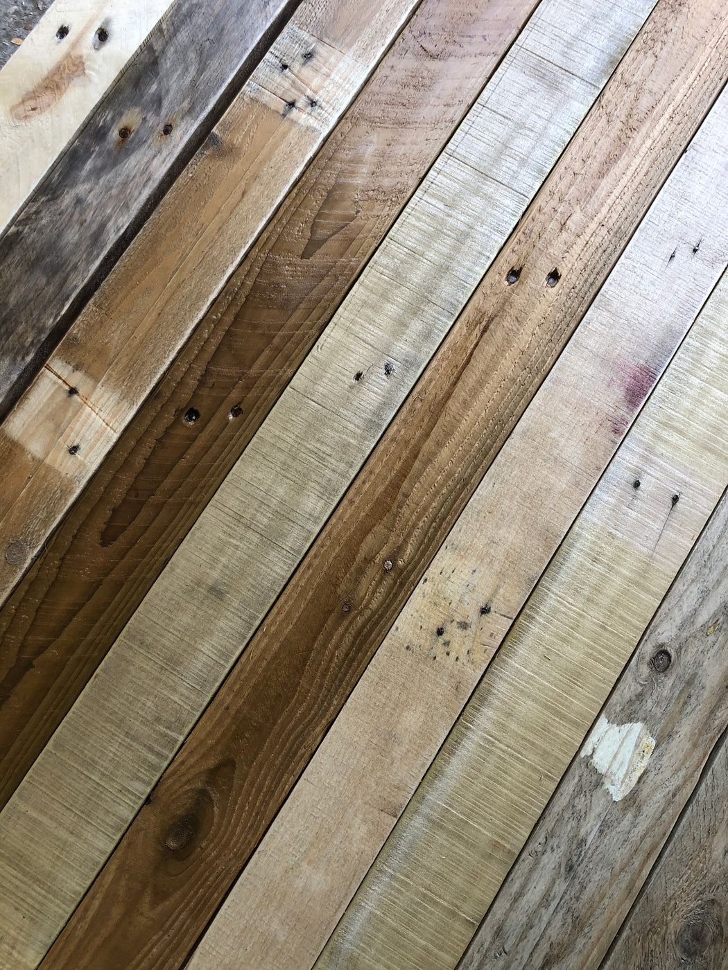 Varnished Pallet Board Wood Cladding - 1 Square Meter Pack ...